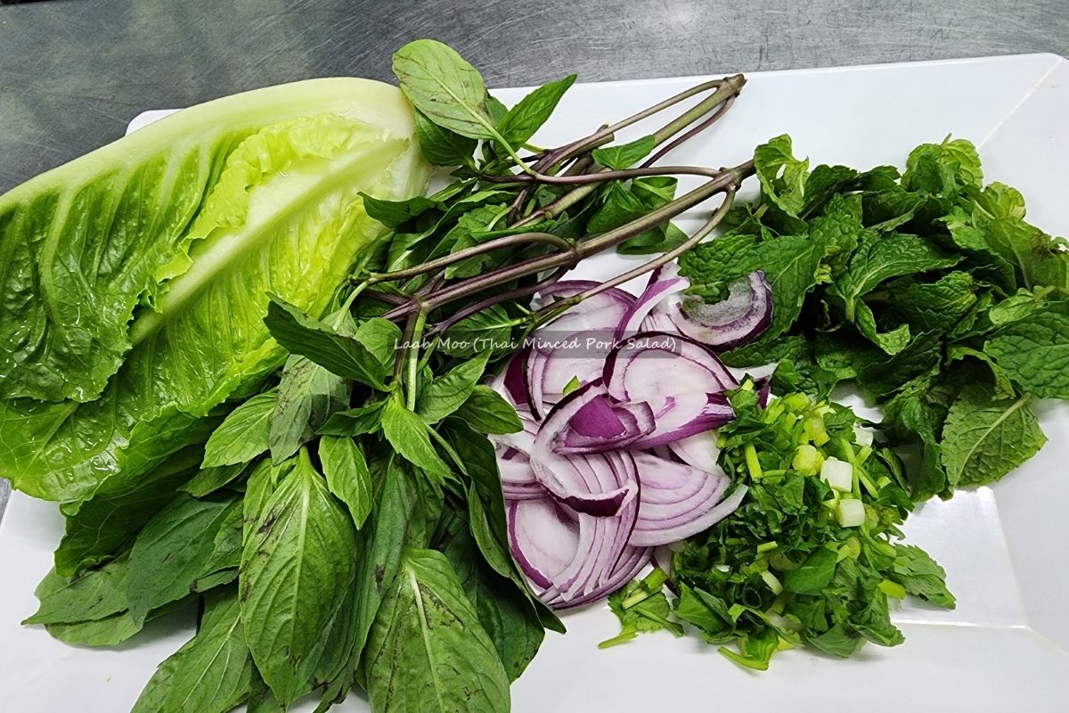 Laab Moo (Thai Minced Pork Salad) – Authentic Thai Minced Pork Salad Recipe