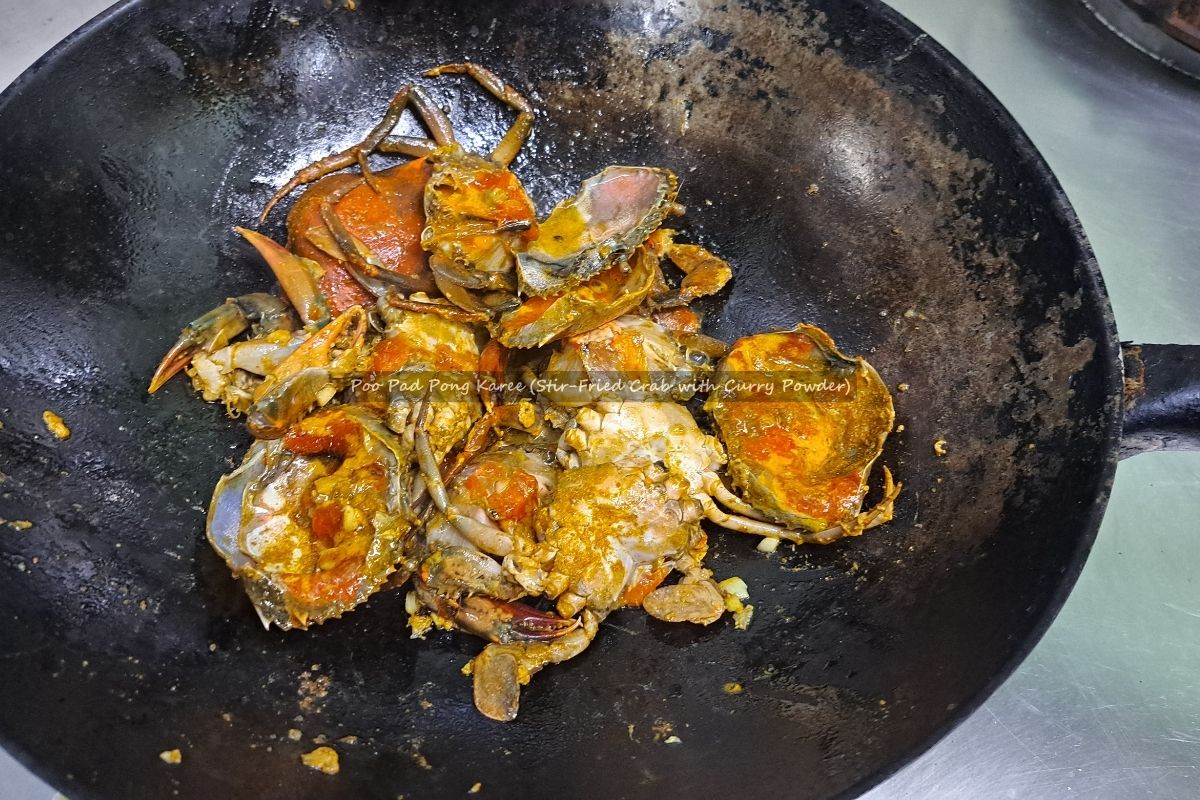 Authentic Poo Pad Pong Karee (Stir-Fried Crab with Curry Powder)